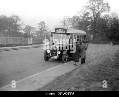LONDON GENERAL OMNIBUS COMPANY - LGOC X-TYPE bus about 1910 running ...