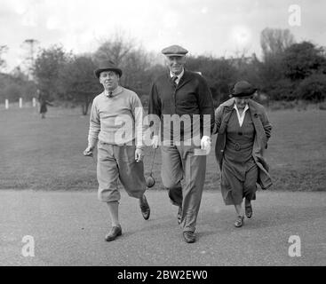 Parliamentary Golf Tournament at Walton Heath. Captain Peter Macdonald ...