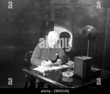 Celebrities appearing in the new film series "Secrets of Handwriting ...