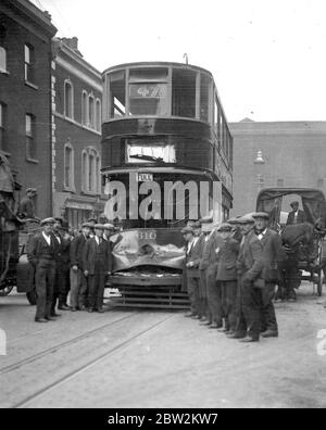 London Tram 1930s Stock Photo - Alamy