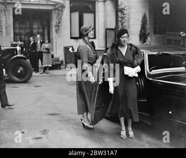 The Bossom air crash , MP ' s wife and son and German prince killed ...