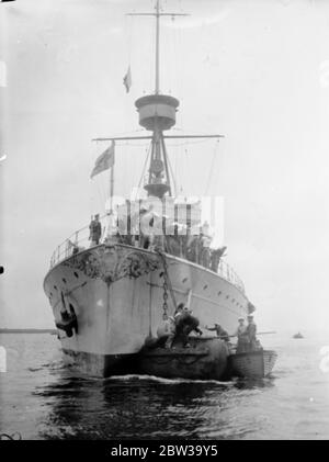 Swedish training ship arrives in the Thames . The Swedish training ...