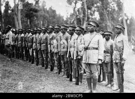 Abyssinian War September 1935The Ethiopian Peasant army and their wives ...