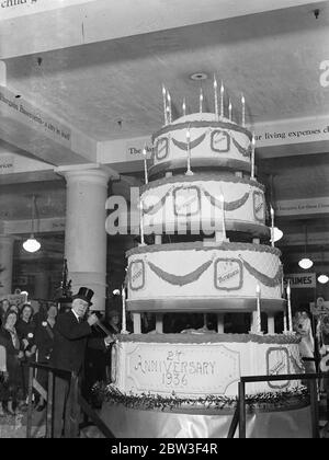 Mr Gordon Selfridge cuts birthday cake at store ' s 27 birthday ...