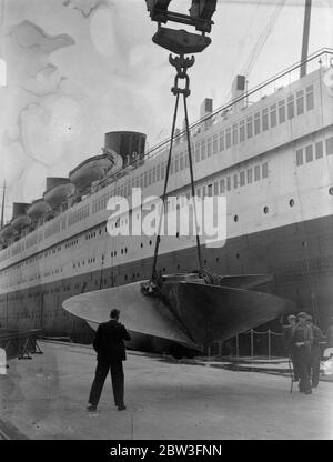 Queen Mary ' s propellers replaced in dry docks . The four propellers ...
