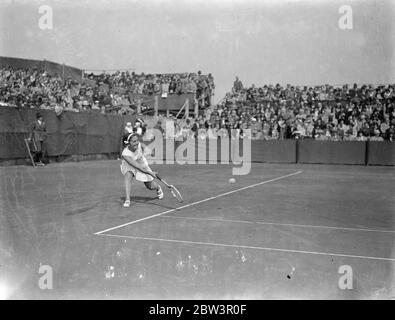 Dorothy Round, British tennis player, Wimbledon second seed in 1933 ...