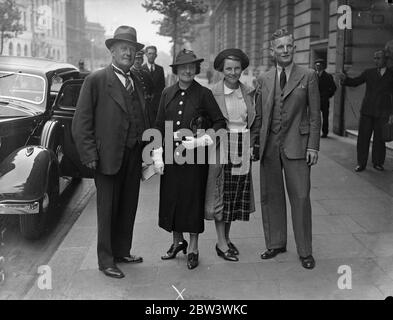 New Zealand High Commissioner to London Bede Corry lays a wreath for ...