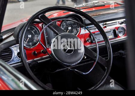 detail of red classic mercedes benz car Stock Photo - Alamy