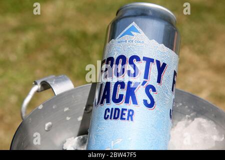 Frosty Jacks Cider in a can outside Stock Photo - Alamy