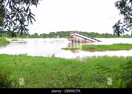 River Nile from South Sudanese pound Stock Photo - Alamy