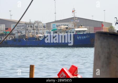 Chinese distant-water fishing vessels moored at Dakar’s harbour ...