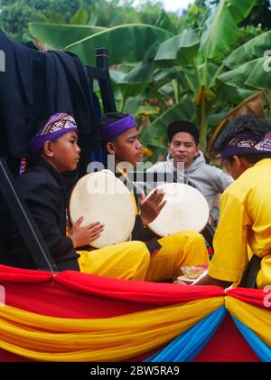 Playing traditional Malay music in Terengganu, Malaysia Stock Photo - Alamy