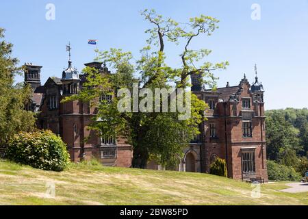 A country walk including the grounds of Keele Hall within Keele ...