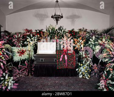 open casket at funeral home Stock Photo - Alamy