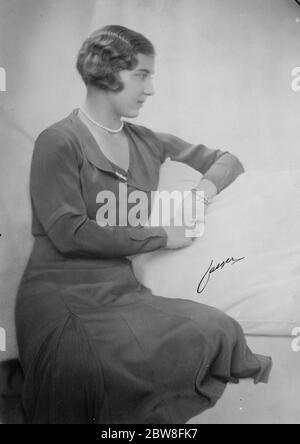 New portrait of Princess Ingrid of Sweden . 14 October 1932 Stock Photo ...