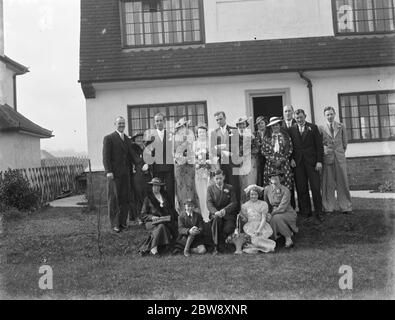 Wedding group photograph Stock Photo - Alamy