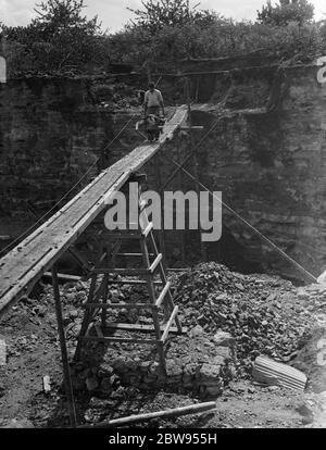 Quarrying Kentish ragstone in Tovil , Kent . 1936 Stock Photo - Alamy