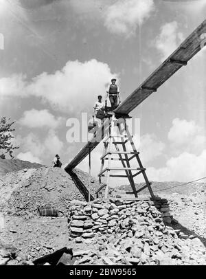 Quarrying Kentish ragstone in Tovil , Kent . 1936 Stock Photo - Alamy