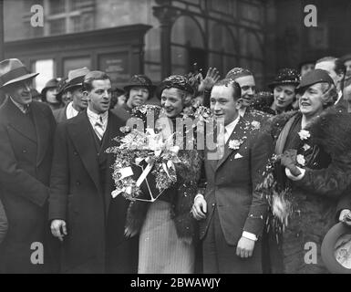 Wedding of Arthur Wragg , the jockey , and Miss Phyllis Georgina Wood ...