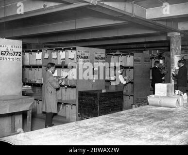The Parcel Despatch Department at Harrods Department Store . 16 June ...