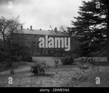 The Englemere Ascot Country Club formerly the Home of Lord Roberts. 4 ...