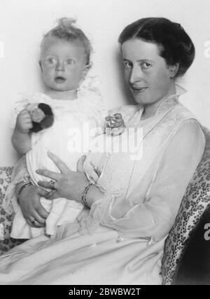 Countess von Ruppin, wife of Prince Oscar of Prussia. 1914 Stock Photo ...