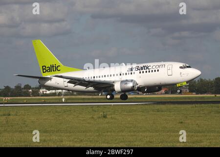 airbaltic, Air Baltic, Boeing, B737, nose gear, wheel, tire, roll in ...
