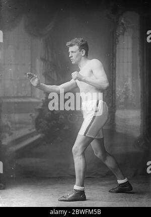 Tommy Milligan , boxer . 1 December 1925 Stock Photo - Alamy
