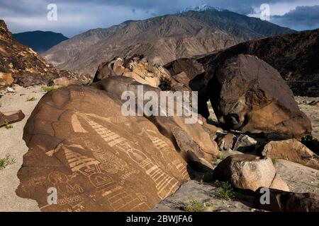 Ancient rock engravings, Indus valley, Chilas, Gilgit-Baltistan ...