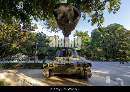 A Spanish Army M109A5 155mm Self-propelled Howitzer lands at El Omayed ...