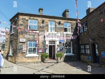 The Old White Lion, Haworth, West Yorkshire Stock Photo - Alamy