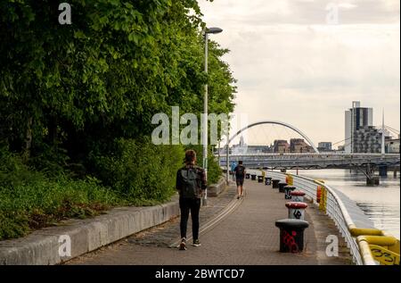 Clyde Walkway & Cycle Route, Glasgow City Centre, Scotland, UK Stock ...