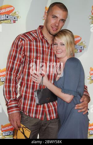 Mark Wilkerson and wife Melissa Joan Hart at the Nickelodeon's 20th ...