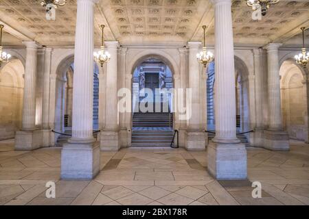 Interior of the Bordeaux Opera house empty Stock Photo - Alamy