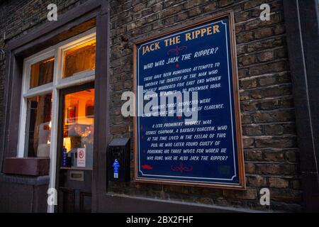 The White Hart Pub, Gunthorpe Street, Jack The Ripper Plaque Stock ...
