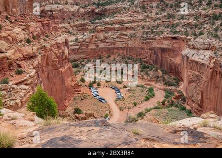Beautiful landscape along the Cassidy Arch Trail of Capitol Reef ...