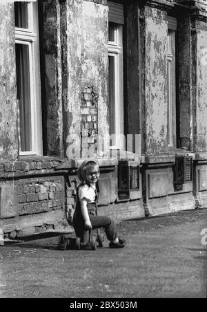 Berlin districts / GDR / 1990 East Berlin: Prenzlauer Berg ...