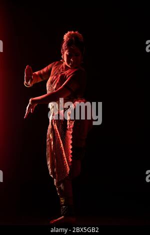 Bharatnatyam dancer doing a natraj mudra during her performance Stock ...