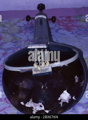 Tanpura, Indian string instrument Stock Photo - Alamy