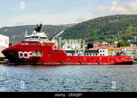 Offshore vessel Skandi Vega (AHTS anchor handling tug supply, b.2010 ...