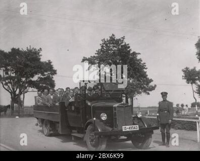 Training camp for civil servants Heinrich Hoffmann Photographs 1933 ...