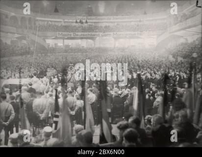 Rally in the Berlin Sportpalast Heinrich Hoffmann Photographs 1933 ...