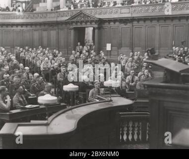 Parliamentary session (Reichstag faction of the NSDAP). Heinrich ...