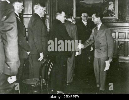 Goebbels at the press conference - Hanke Heinrich Hoffmann Photographs ...