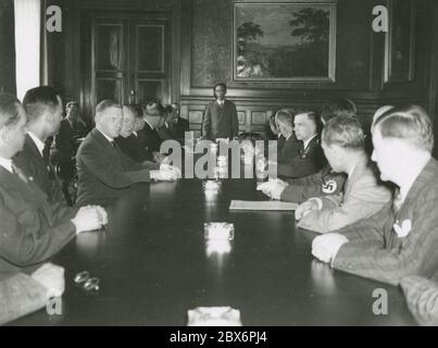 Goebbels at the press conference - Hanke Heinrich Hoffmann Photographs ...