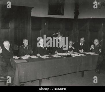 Reichsleiter Amann speaks Heinrich Hoffmann Photographs 1933 Adolf ...