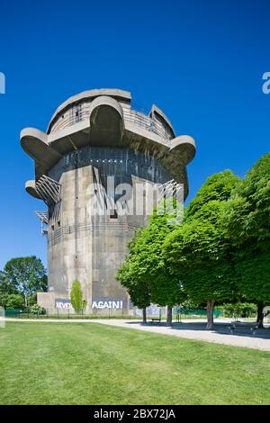 Wien Augarten Flakturm Vienna Augarten Bunker Stock Photo - Alamy