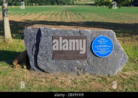 Memorial to the men of the 16th (Irish) and 36th (Ulster) divisions ...