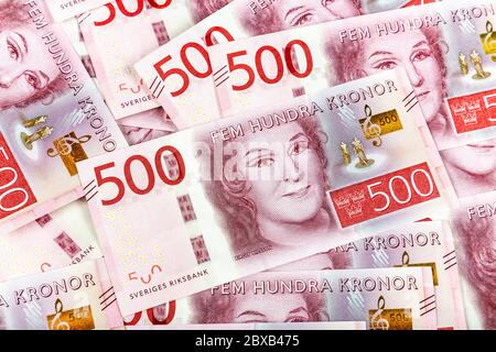 Scattered 500 SEK Swedish Krona notes Stock Photo - Alamy