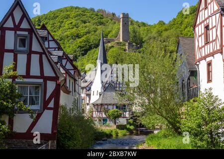 Monreal village and the river Elz with Castle Resch ruins above, Mayen ...